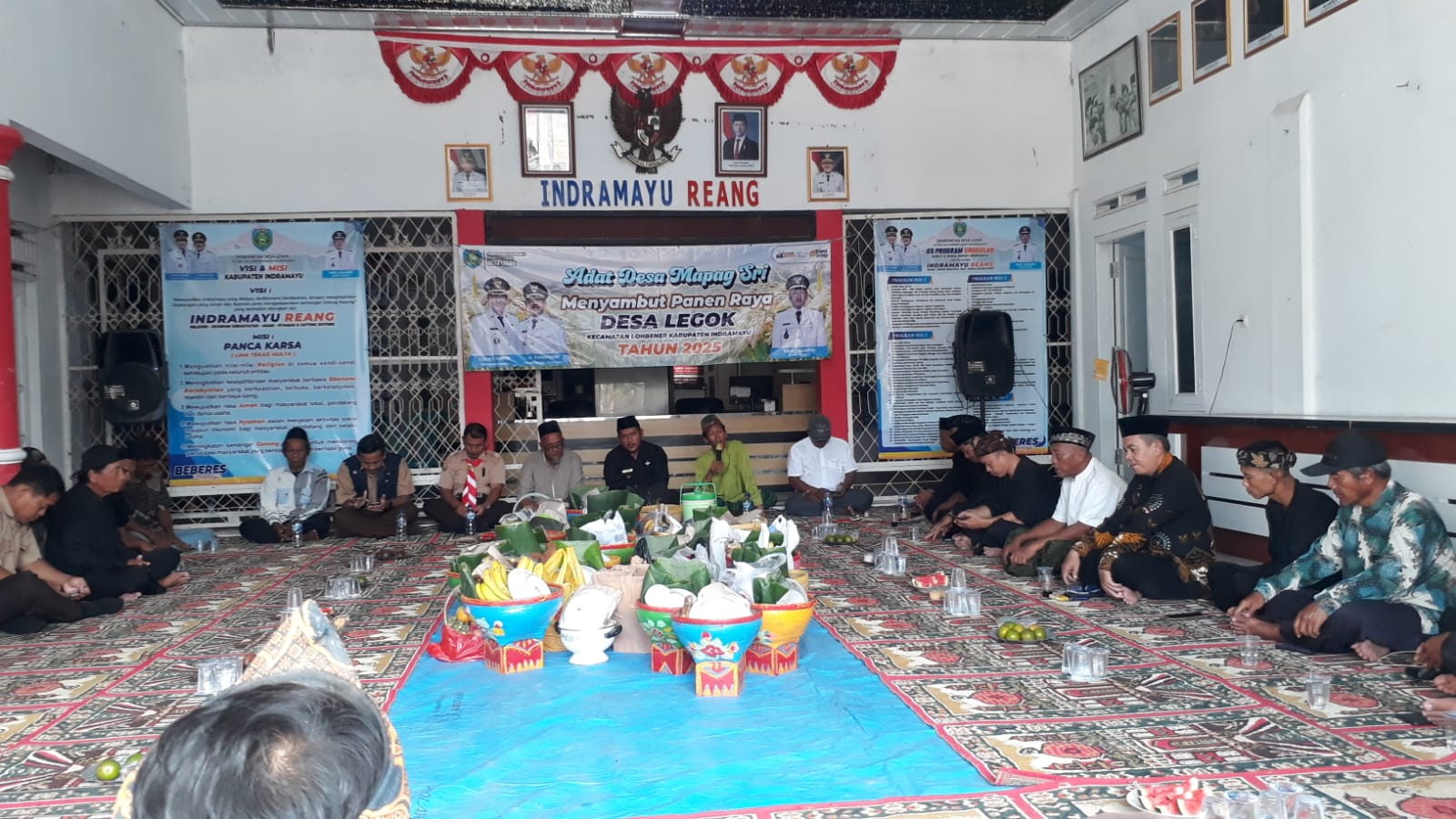 Mapag Sri, Tradisi Sakral Sambut Panen Raya di Desa Legok Indramayu ...